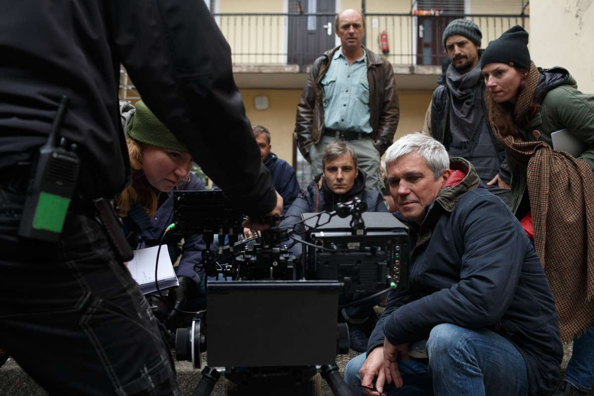 Padla je prva klapa celovečernega filma Jaz sem Frenk scenarista in ...